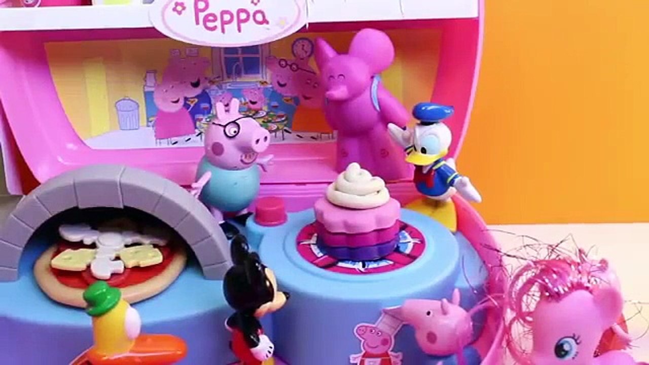 Peppa Pig Mini Pizzeria Play Doh Food Peppa Pig Chef Invites Her ...