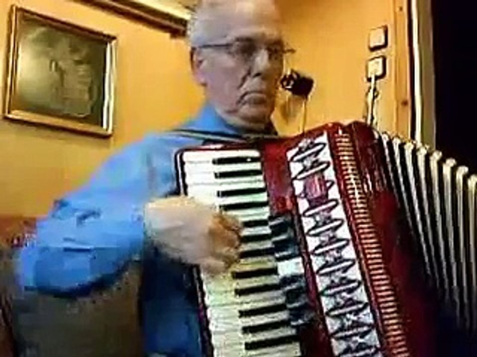 ΚΑΠΟΙΟ ΔΕΙΛΙΝΟ Γ. ΜΟΥΖΑΚΗΣ 1922-2005 - video Dailymotion
