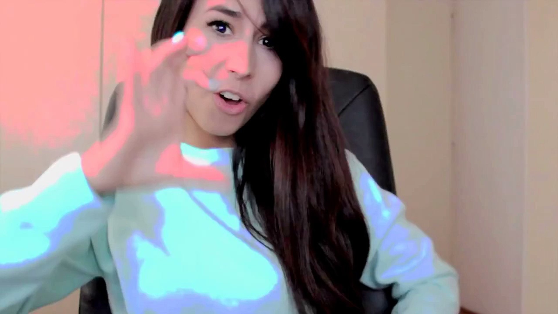 2 Girls 1 Finger Video