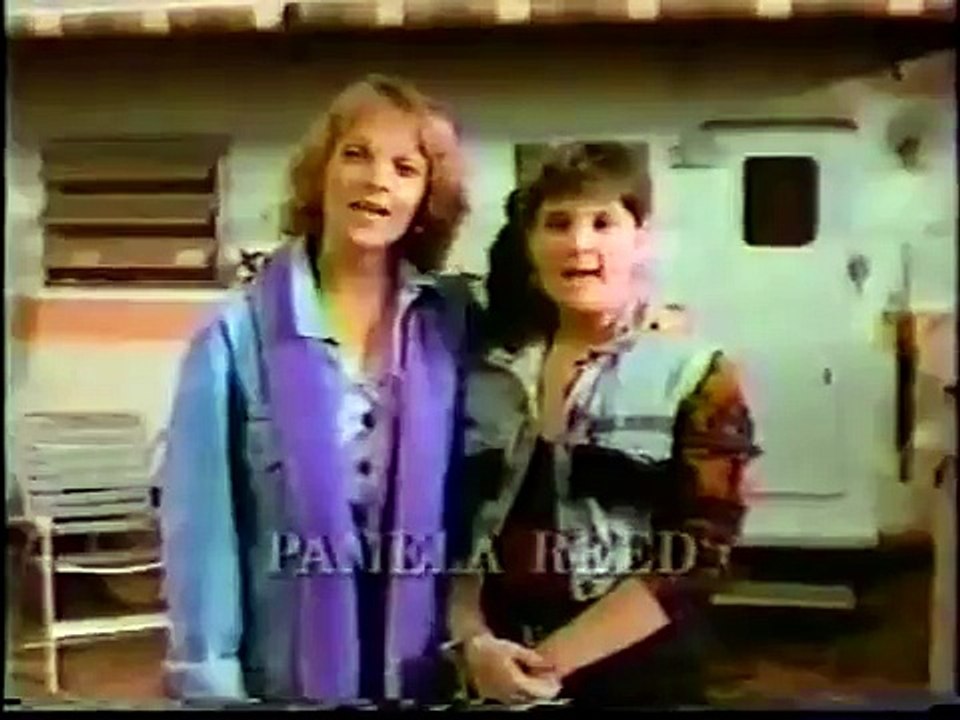 Grand 1990 TV theme song Bonnie Hunt, Pamela Reed, Sara Rue, Michael ...