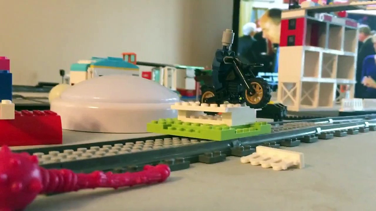 Funny LEGO Train Crashes with Sound Effects!! - video Dailymotion