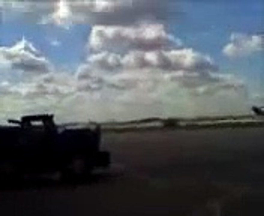 REAL UFO SIGHTING AT O'HARE AIRPORT TAKEN ON CELL PHONE NOV 7, 2006 ...
