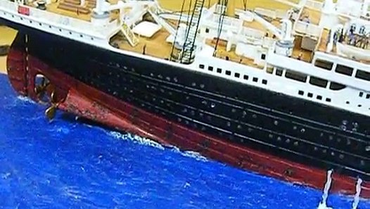 model Titanic sinking - video dailymotion