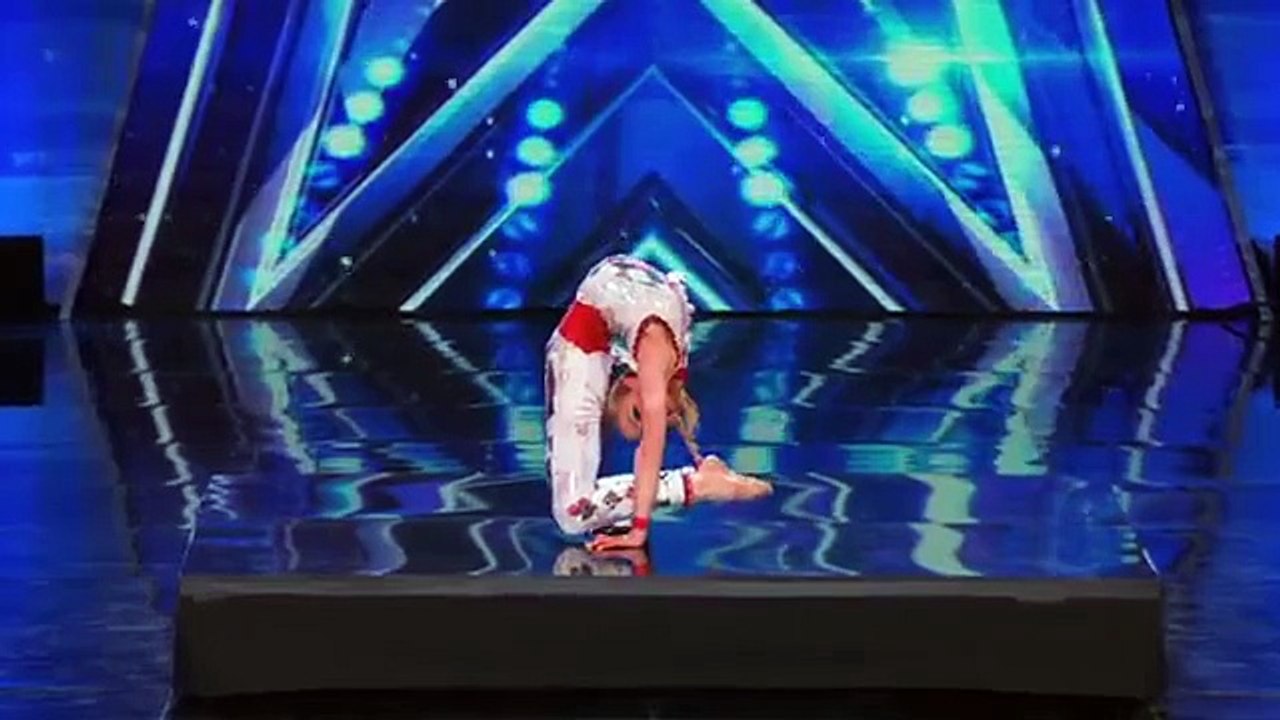 Amazing Contortionists Bend Their Way to the AGT Stage America's Got Talent 2015 - video Dailymotion