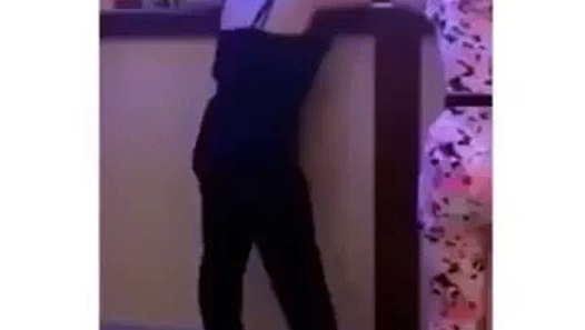 Woman In High Heels Falling Down (Hilarious) - video Dailymotion