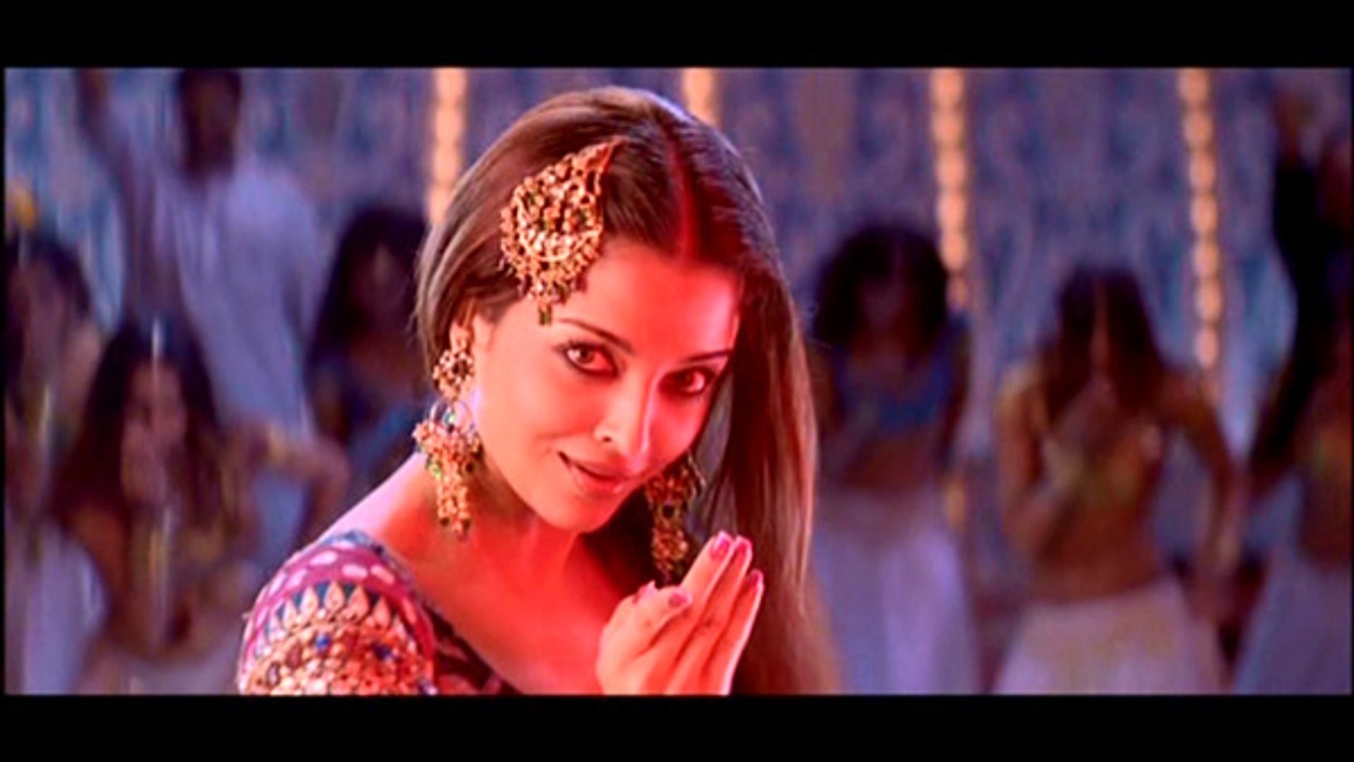 Aishwarya Rai Kajra Re Video: Ranbir & Abhishek Do Aishwarya's Kajra