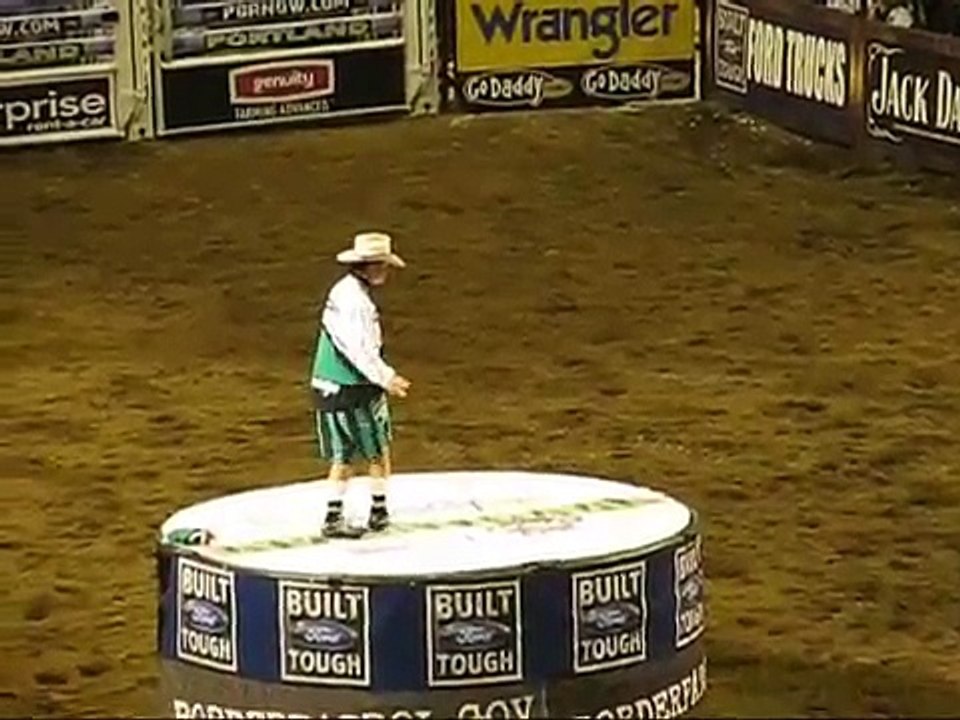 Flint Rasmussen - PBR Rodeo Clown - video Dailymotion