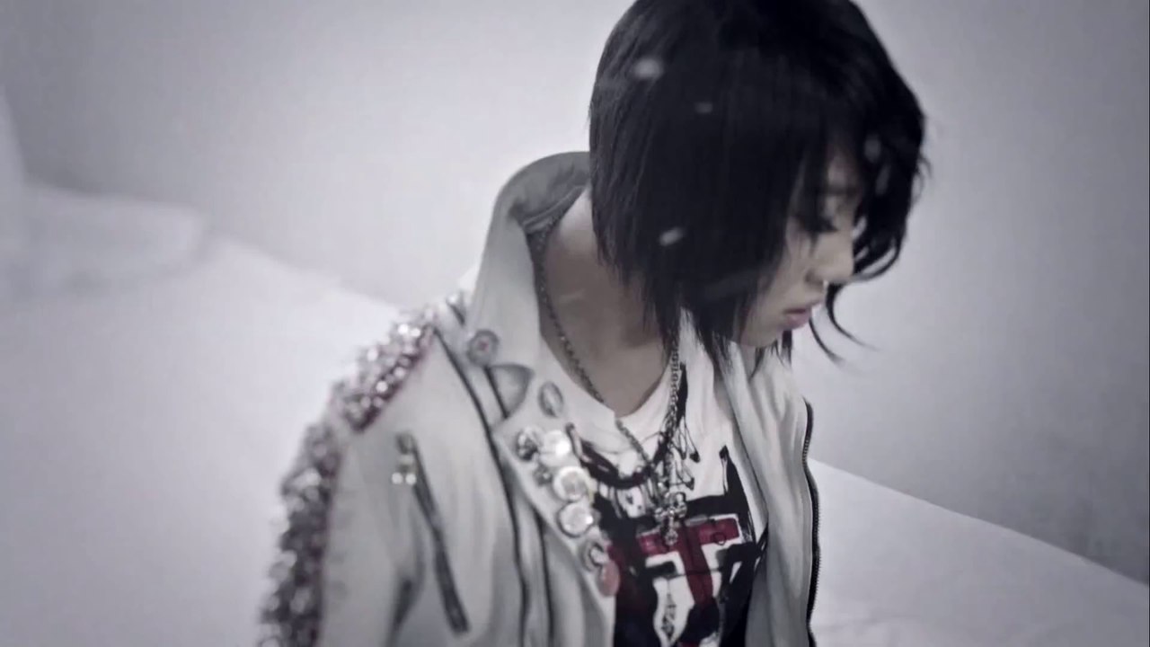 [Kpop] 2NE1 - LONELY MV - 동영상 Dailymotion