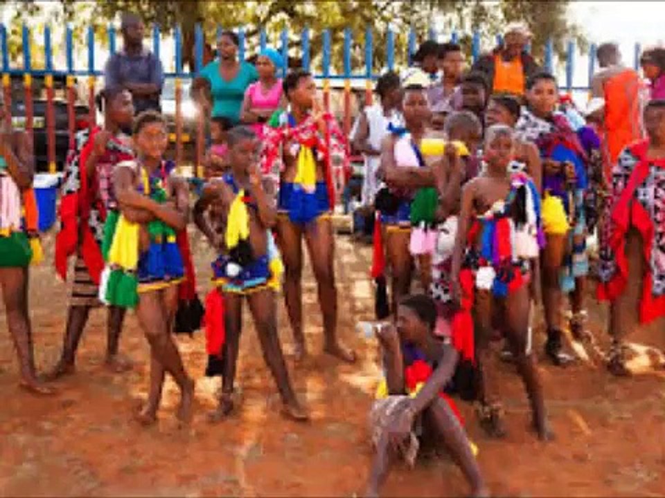 Zulu maidens prepare for Reed Dance - Dailymotion Video
