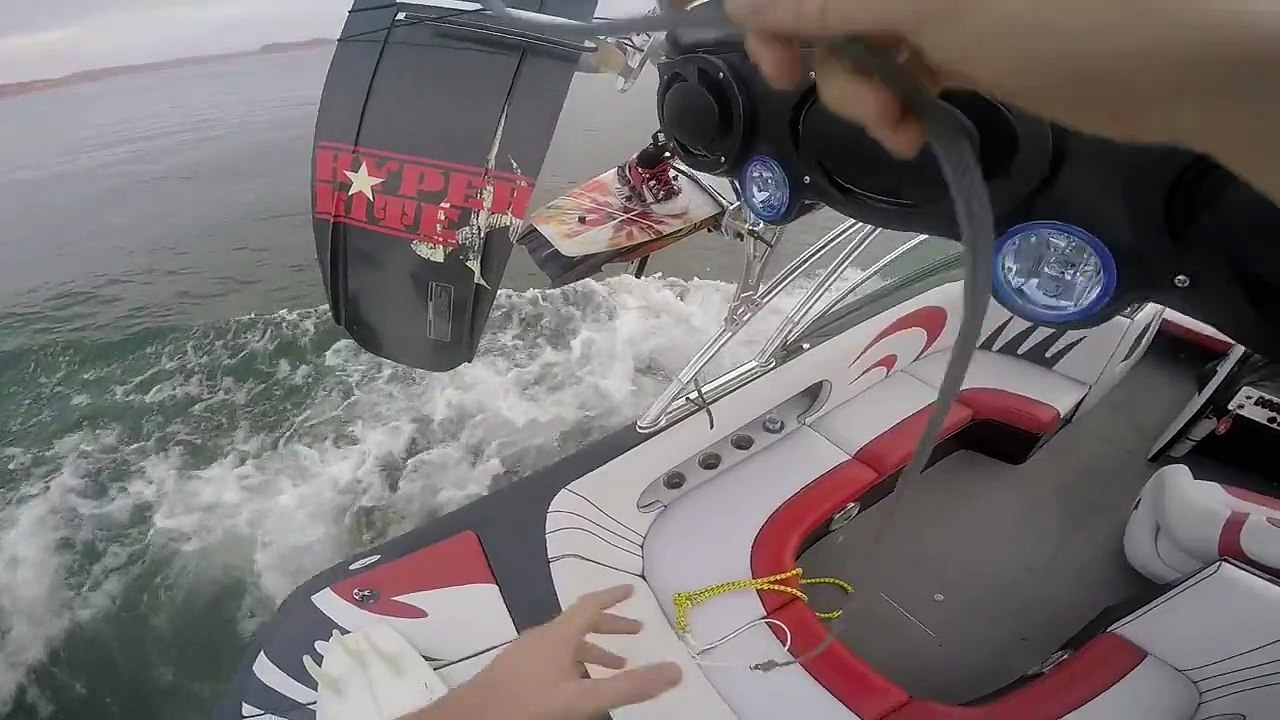 STUPID GHOST RIDING THE BOAT FAIL - video Dailymotion