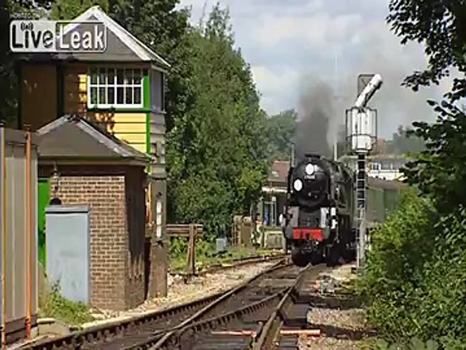 Clive Groome - Train Driver - Dailymotion Video