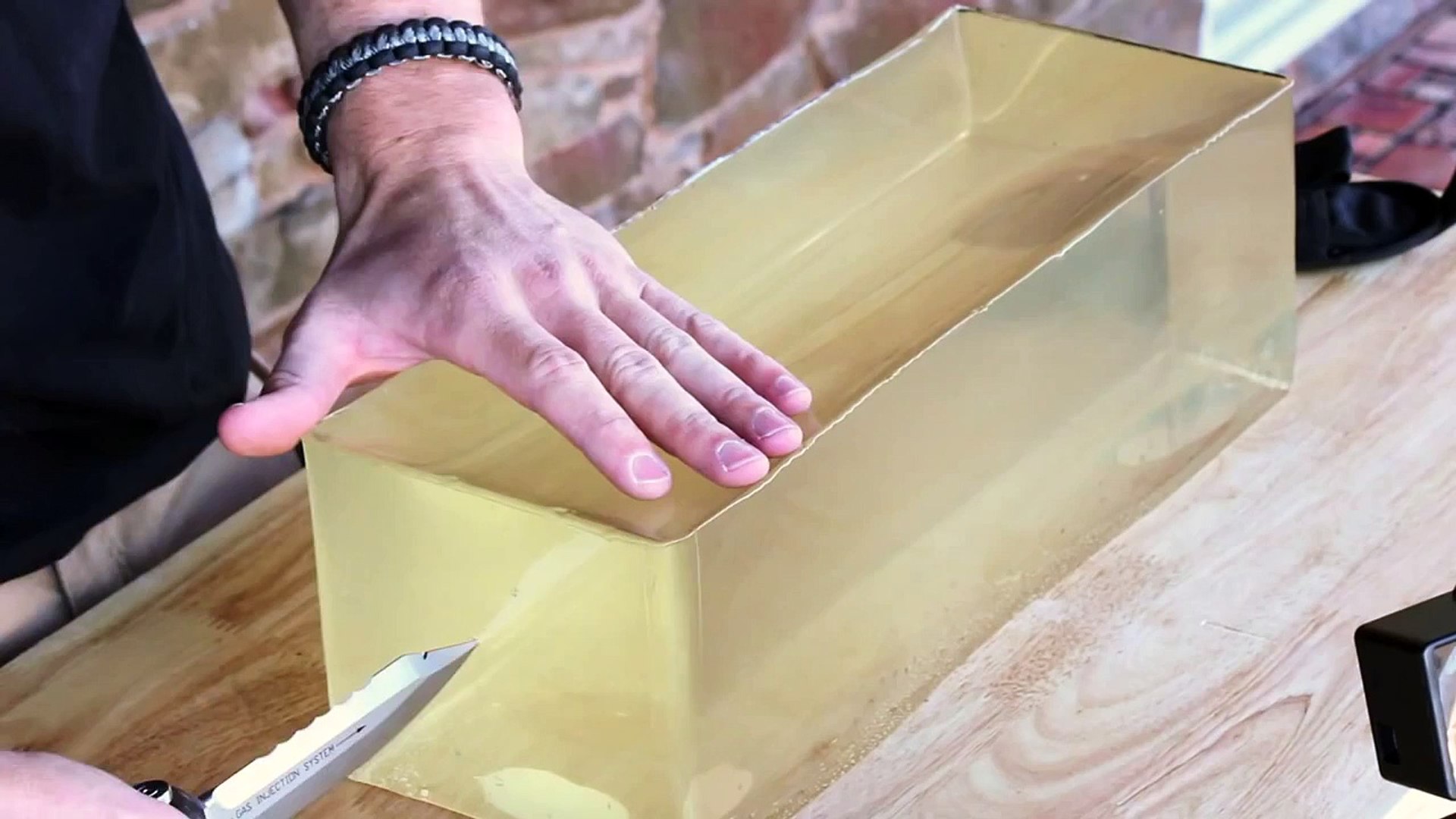 Wasp Knife Demonstration 5119