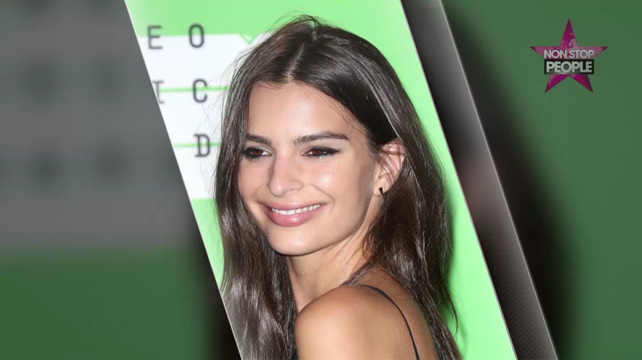 Emily Ratajkowski Regrette Le Clip Blurred Lines Cest Le Fléau De 4073