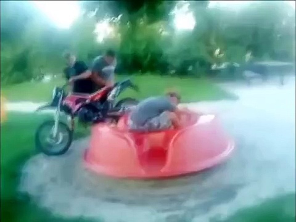 Merry-go-Round FAIL Compilation - Dailymotion Video