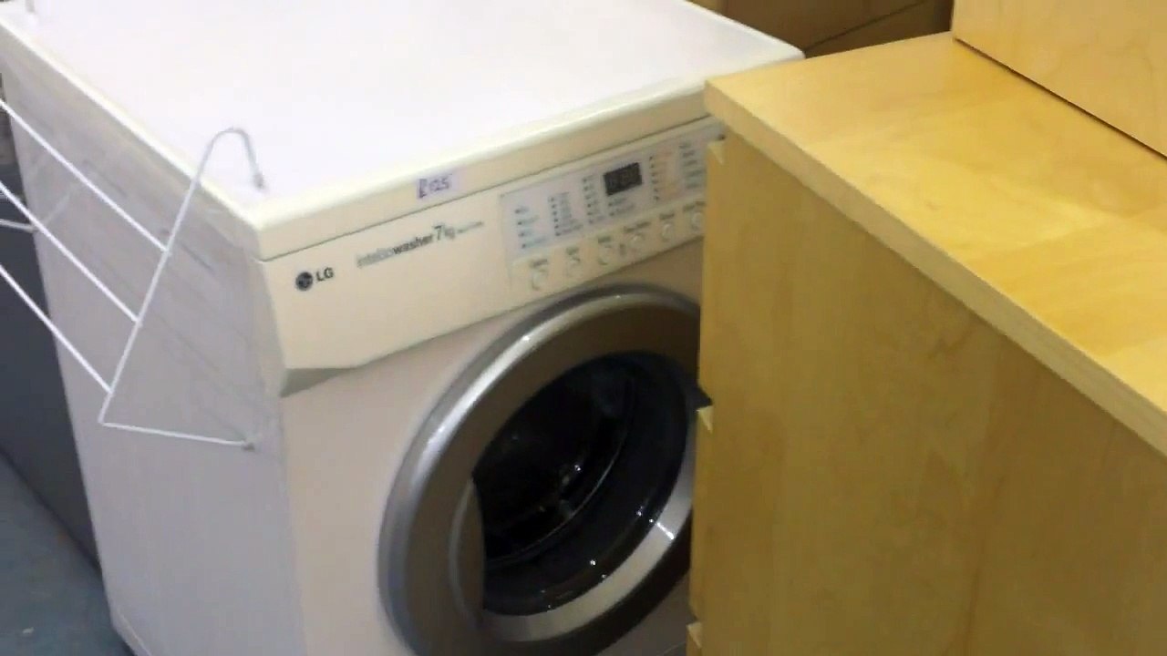 This is the SecondHand LG Intellowasher 7kg WM-1171FHB Washing Machine ...