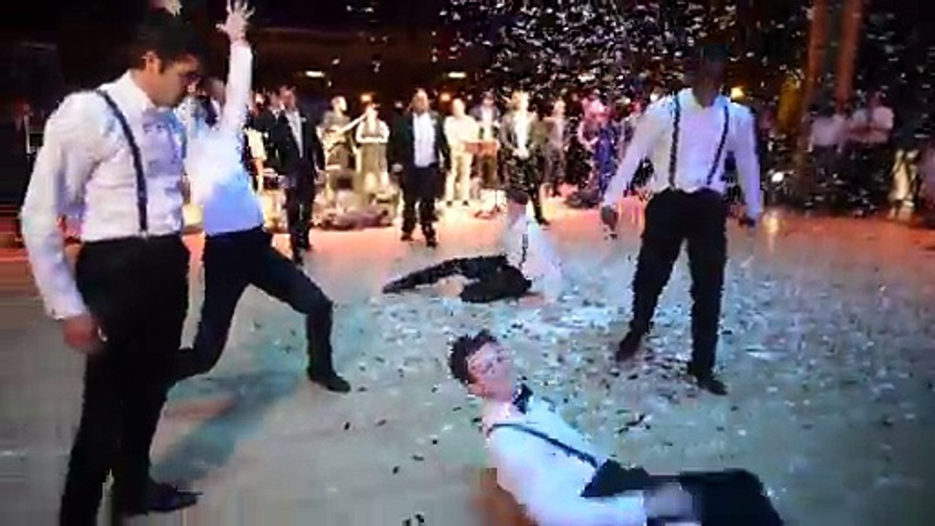 Ballerina wedding surprise groomsmen dance | Beachweddingtips.com