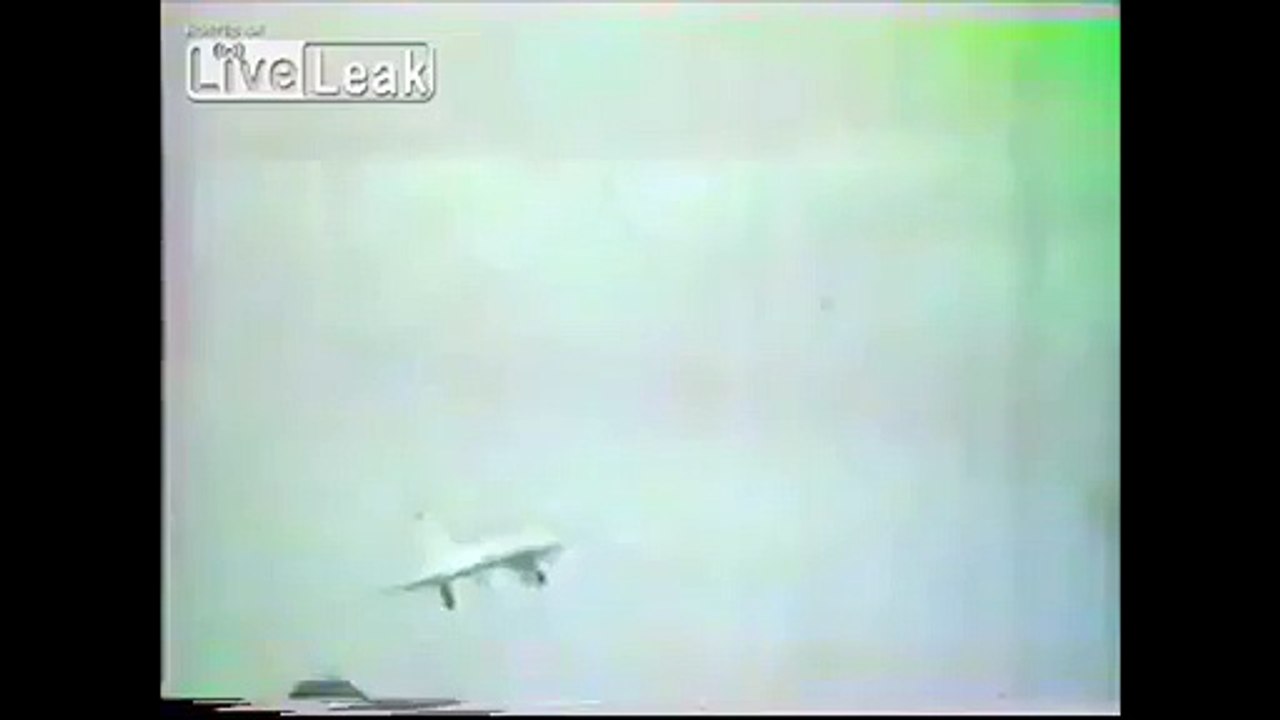 Avro Vulcan Crash in 20th September 1958 at RAF Syerston - Dailymotion ...
