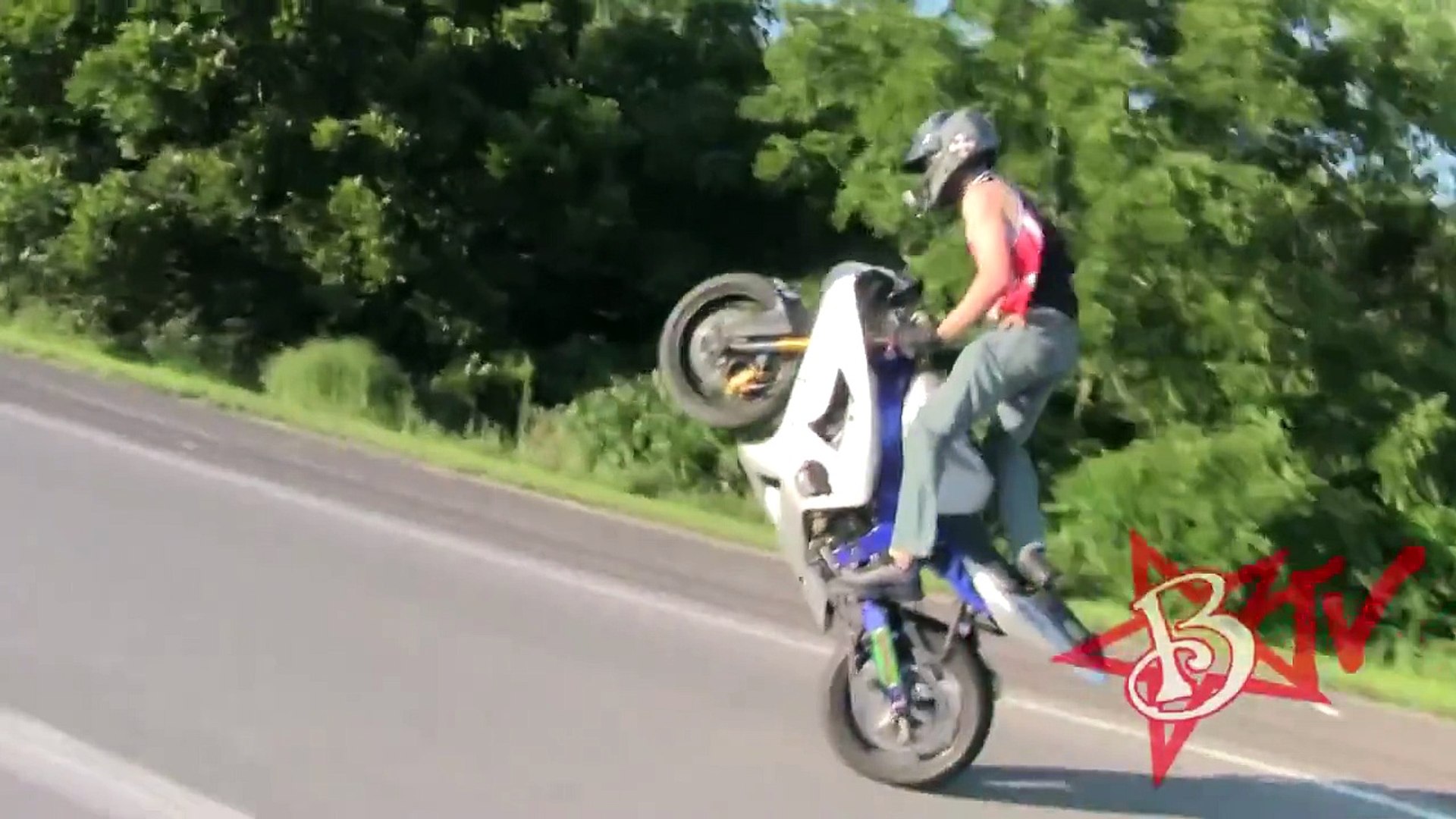 Street Bike Stunts On Highway