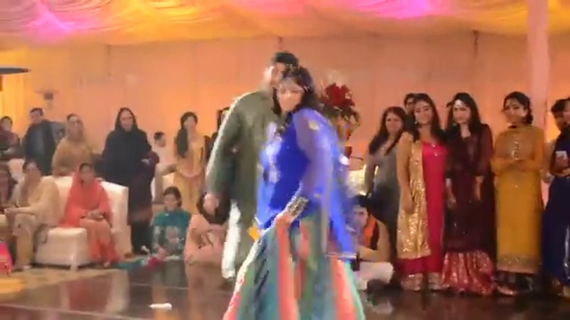 Dance Pakistani Wedding Pakistani Man's Cool Dance Moves To Calm Down