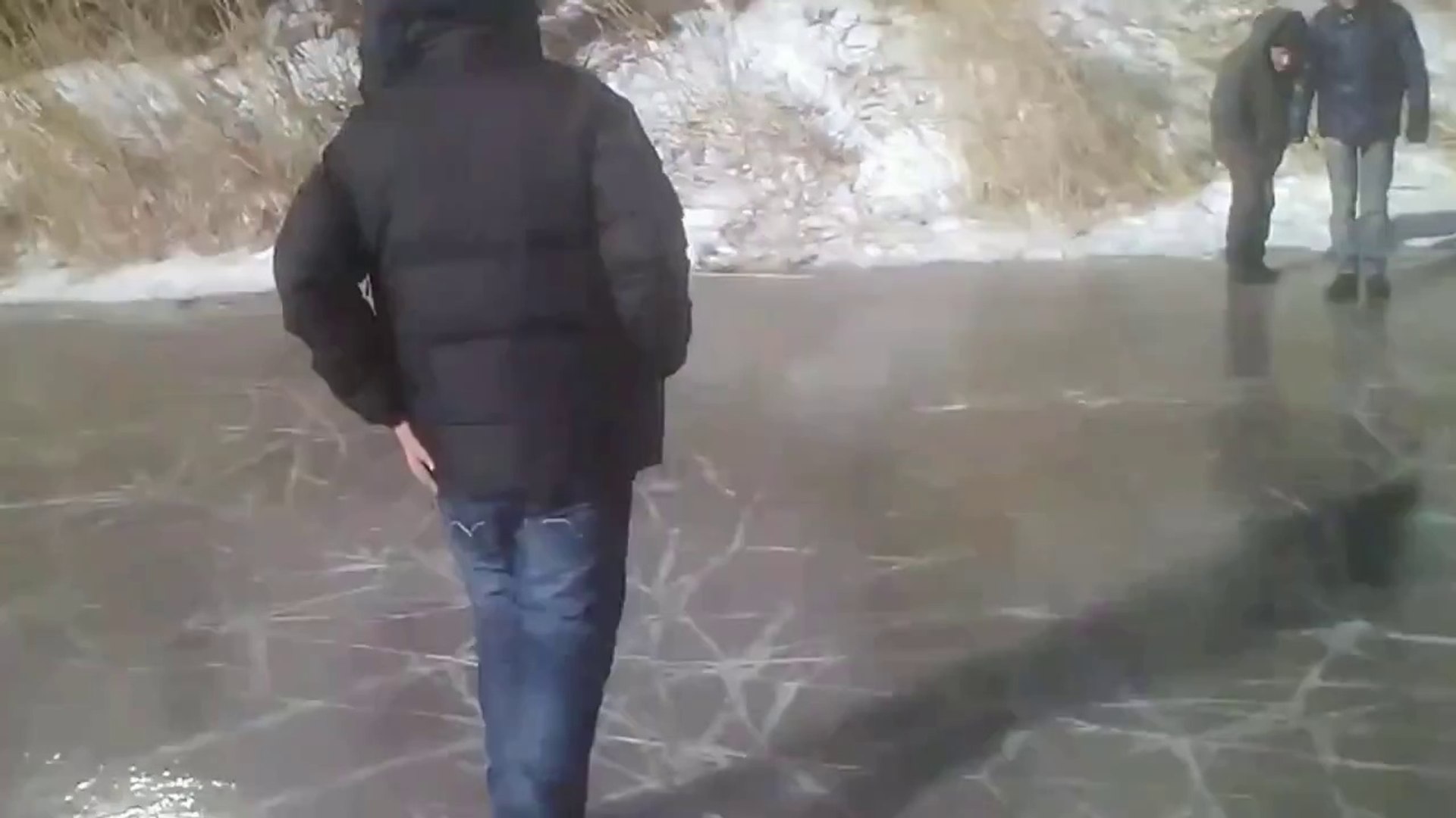 Funny People Falling On Ice