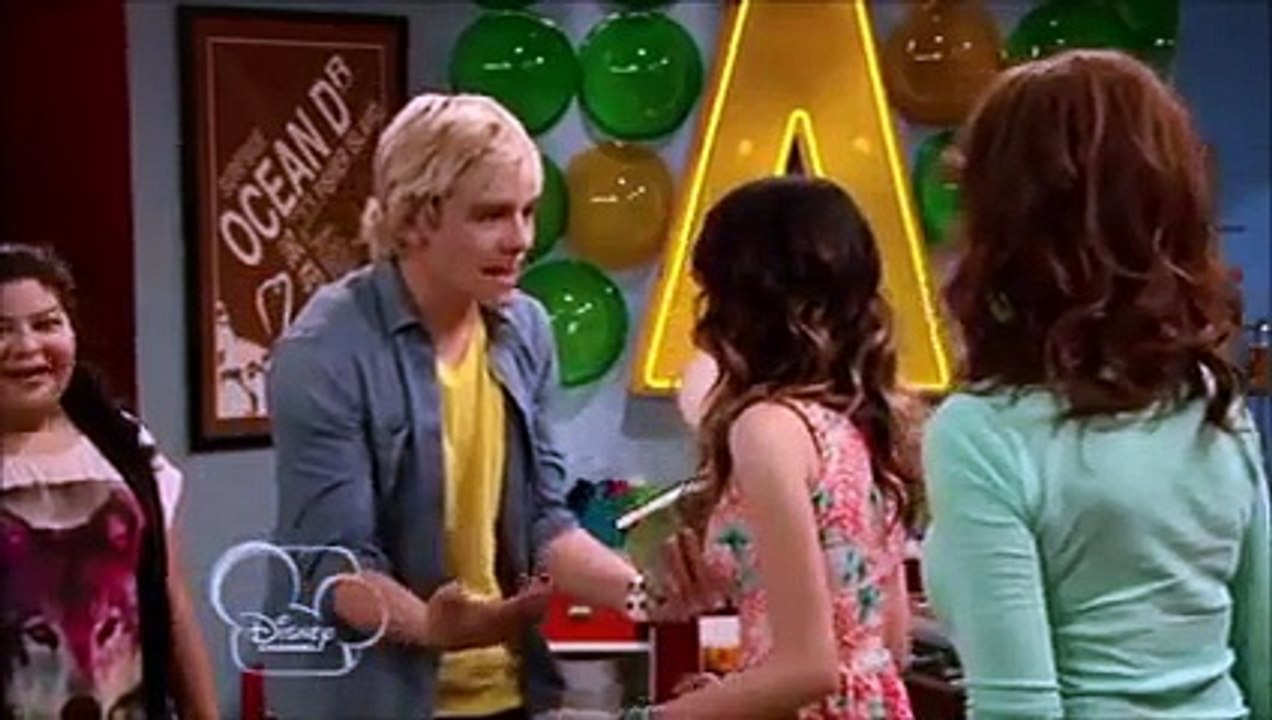 Auslly hugs (season 1 & 2 Austin & Ally ) - Dailymotion Video