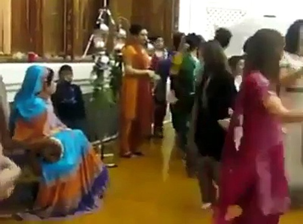 Pathan Girls Wedding Dance In Hall With Bibi Sheereni - video Dailymotion