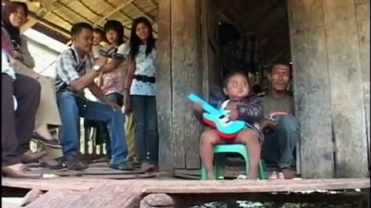 Controversial & Shocking Photos Of Young Children Smoking - video ...