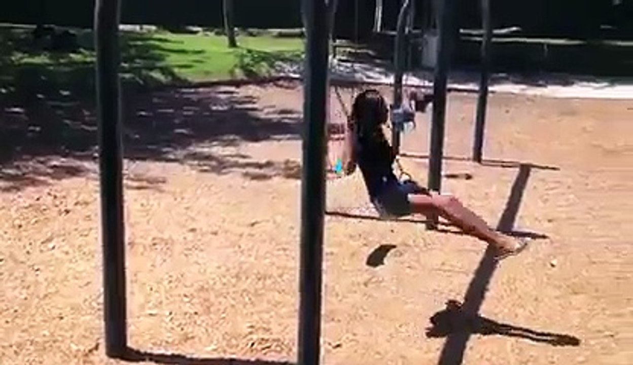 BLAGUE Balançoire - Vidéo Dailymotion