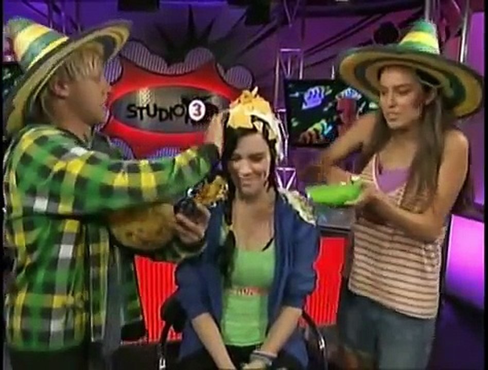 Stephanie 'Hex' Bendixsen covered in food - video Dailymotion