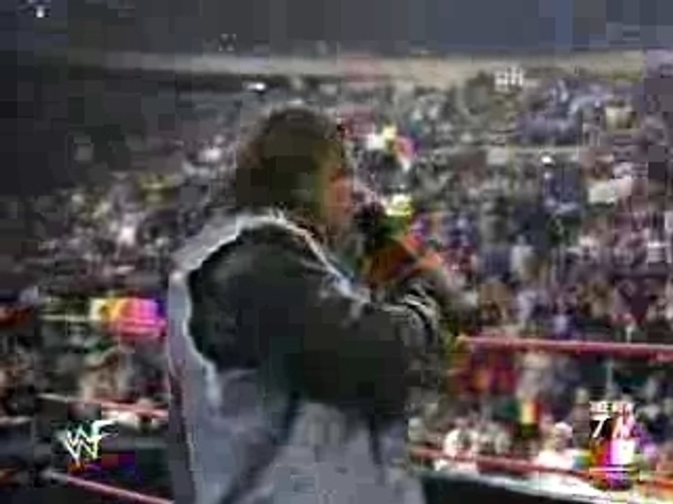 WWE - Triple H Returns To RAW(January 7,2002) - video Dailymotion