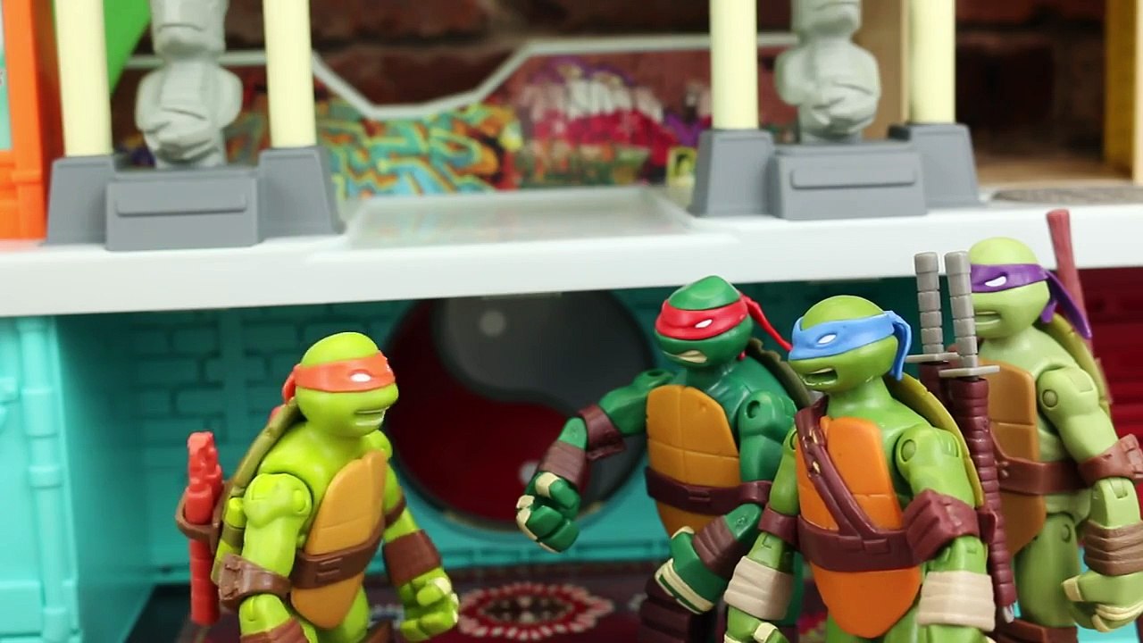 Teenage Mutant Ninja Turtles Go Bowling with TMNT Bowling Pins and ...