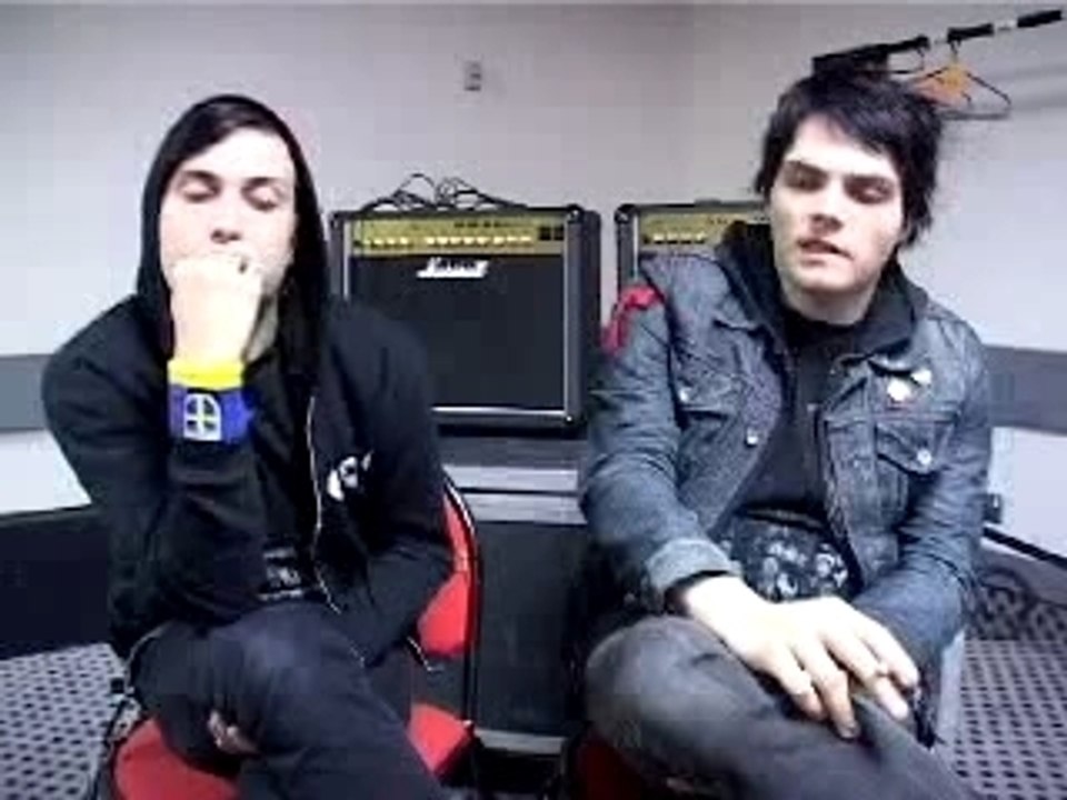 London Paper MCR interview - Vidéo Dailymotion