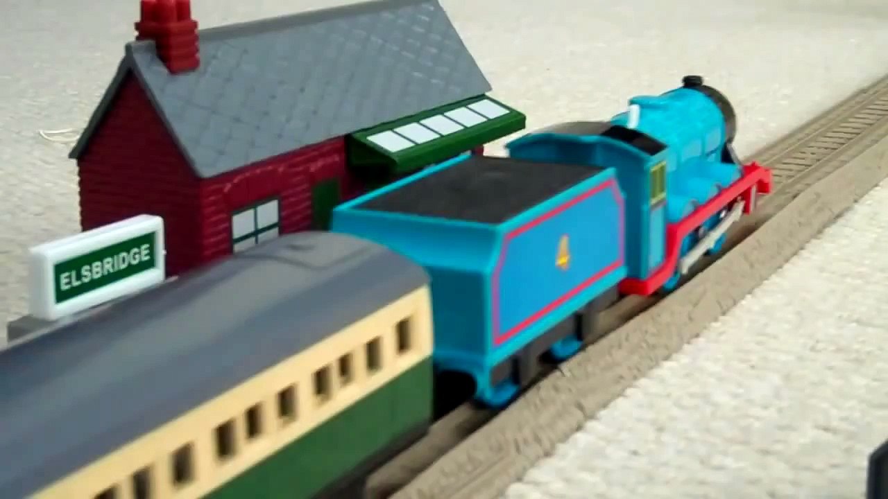 Trackmaster Thomas The Train GORDON pulls 16 EXPRESS COACHES Kids Toy ...
