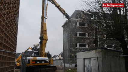 Pontivy. Démolition des deux derniers immeubles de la cité Clemenceau ...
