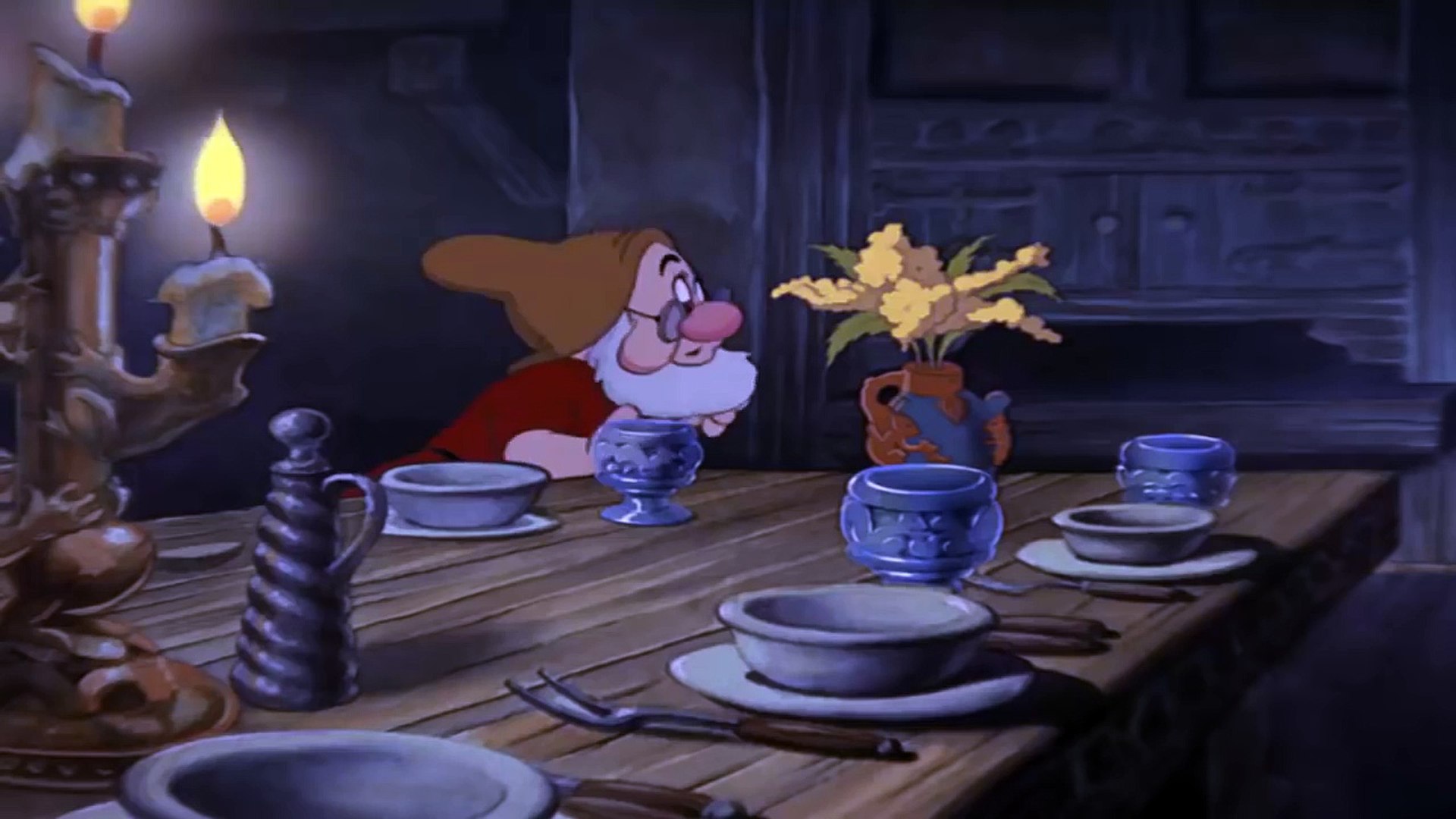 Disney Snow White Sneezy