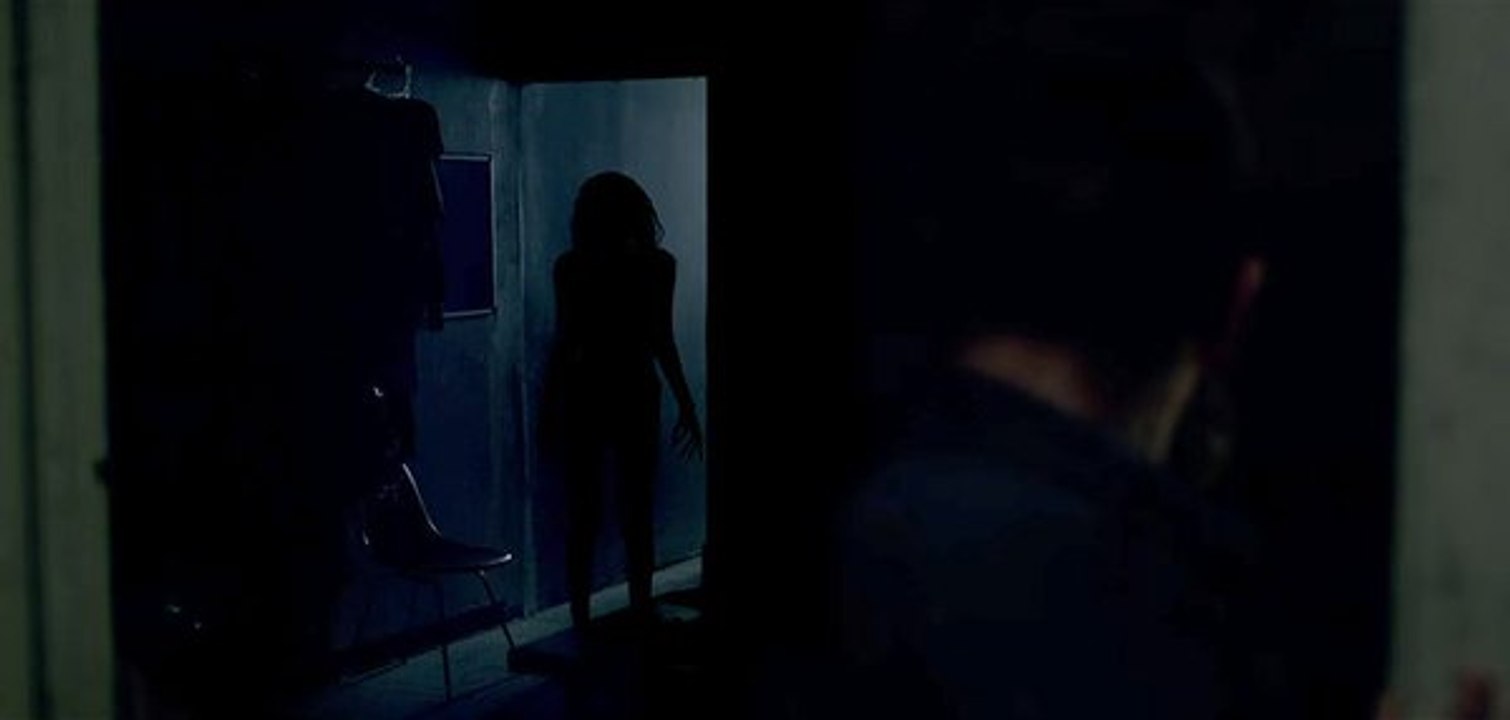 Lights out - Official Trailer (HD) - Vídeo Dailymotion