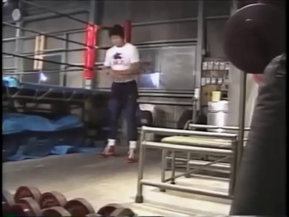 第2次UWFの道場で前田日明と安生洋二が仲良く練習【貴重】 - Dailymotion Video