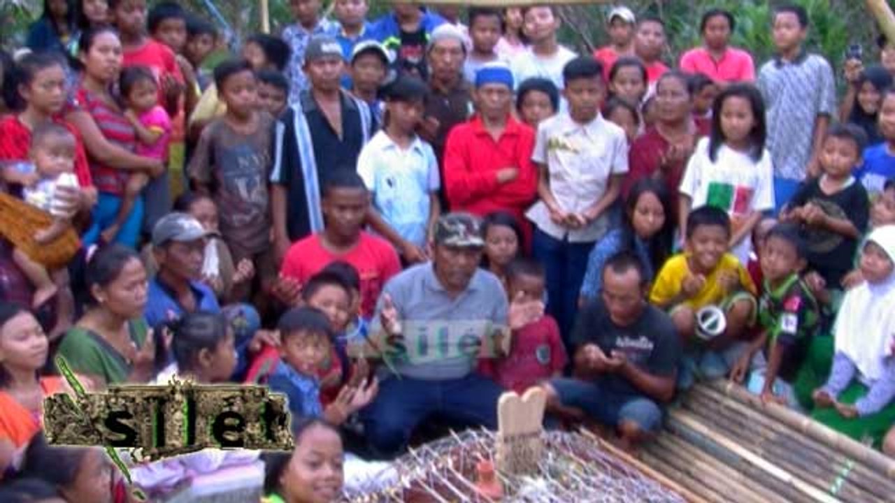 Kesedihan Keluarga Pedangdut Irma Bule - Silet 08 April 2016 - video ...