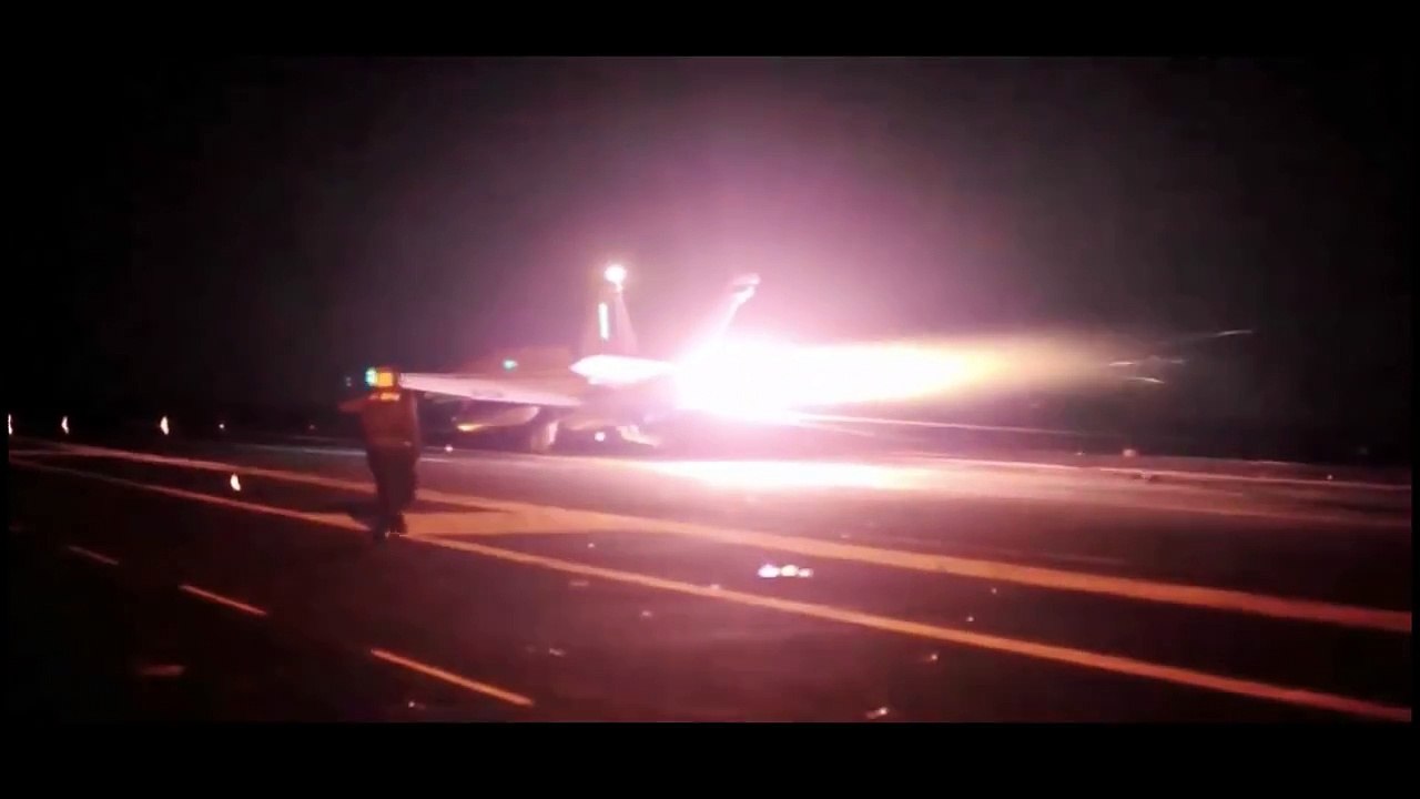 F-18 Hornet Full speed takeoff at night 2016 (with afterburner) - video ...