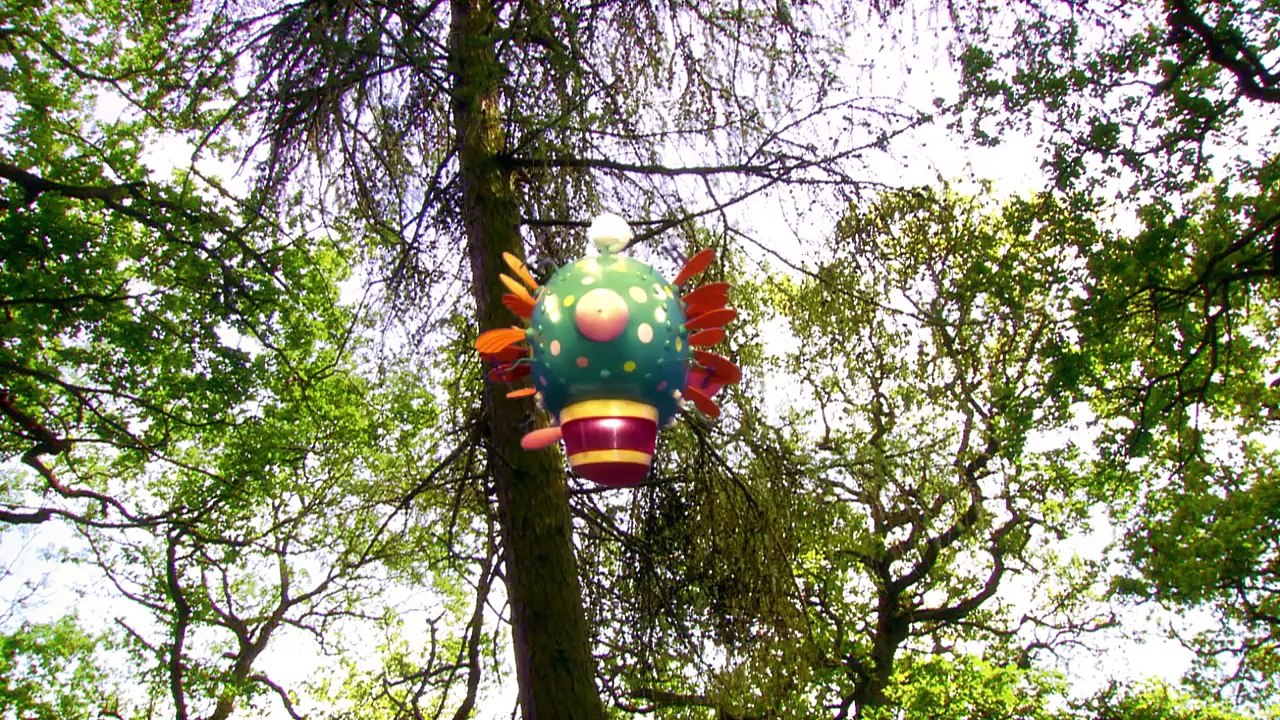 In the Night Garden - Mr. Pontipines Moustache Flies Away - Dailymotion ...