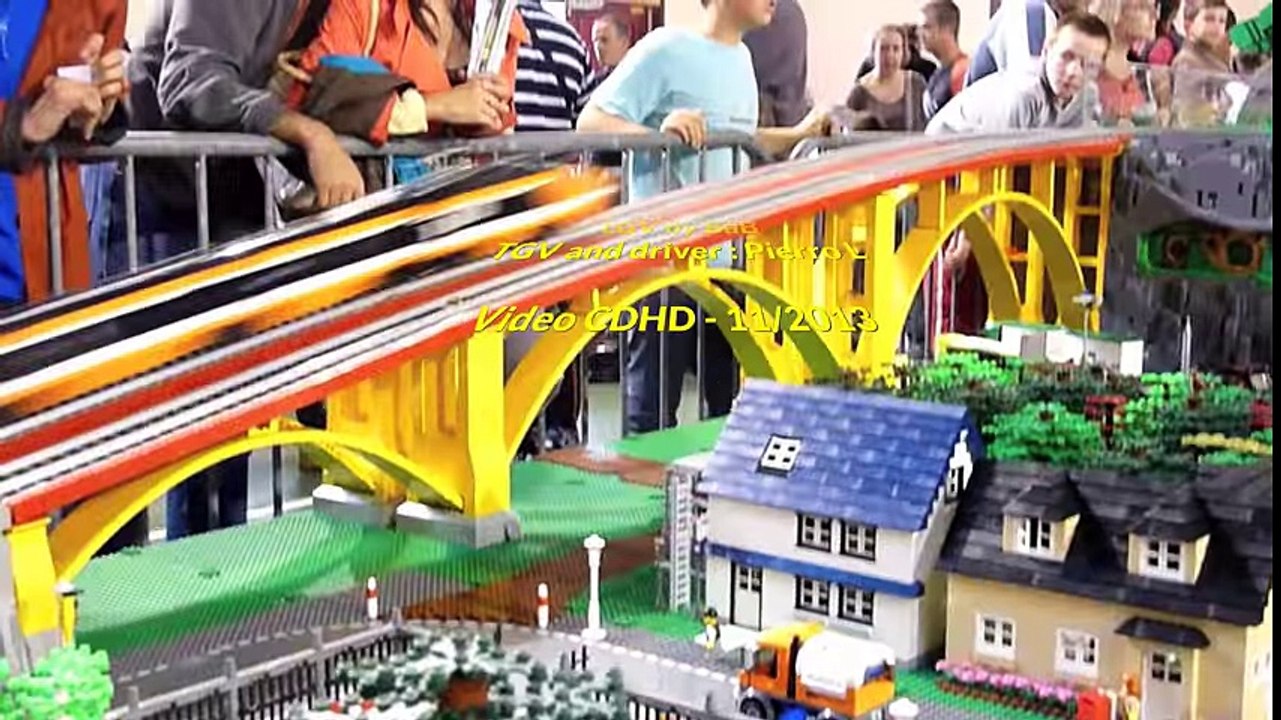 Lego train TGV 10233 - horizon express running - Diemoz 2013 - Briqu ...
