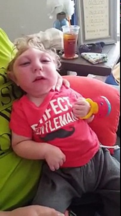 JAXON STRONG tries a Long Island Iced Tea and visits with another ...