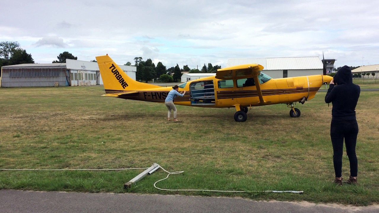 Arrivée du Cessna 207 Soloy turbine chez Vertical T'air juin 2016 ...