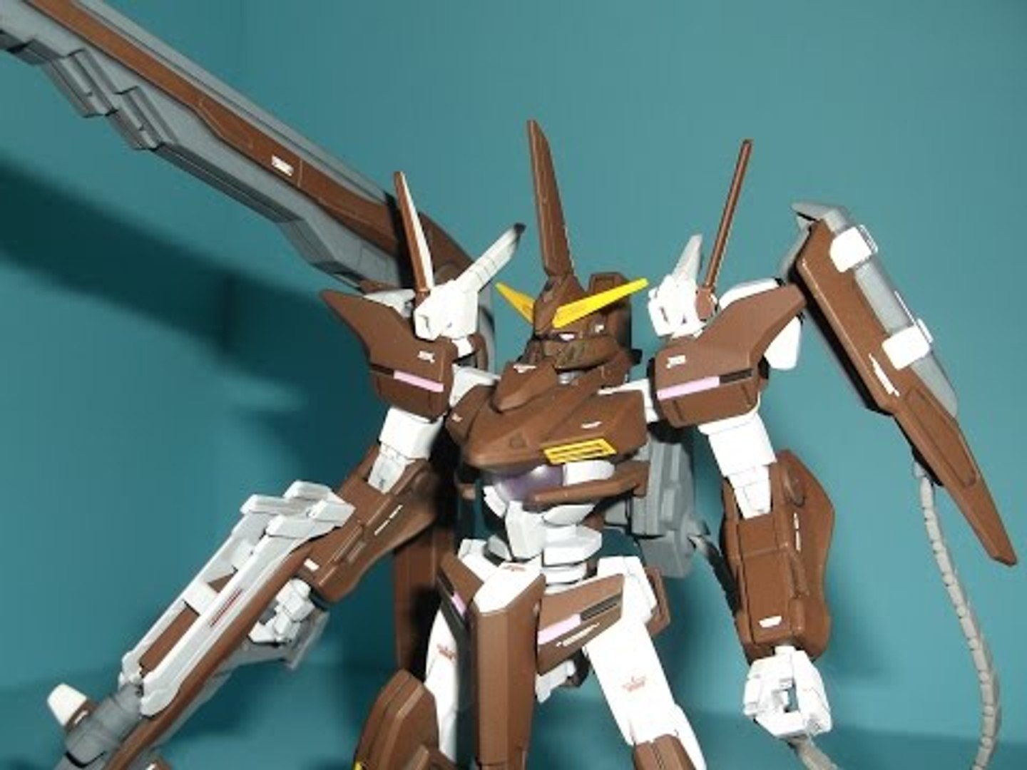Gundam 00 Throne Zwei