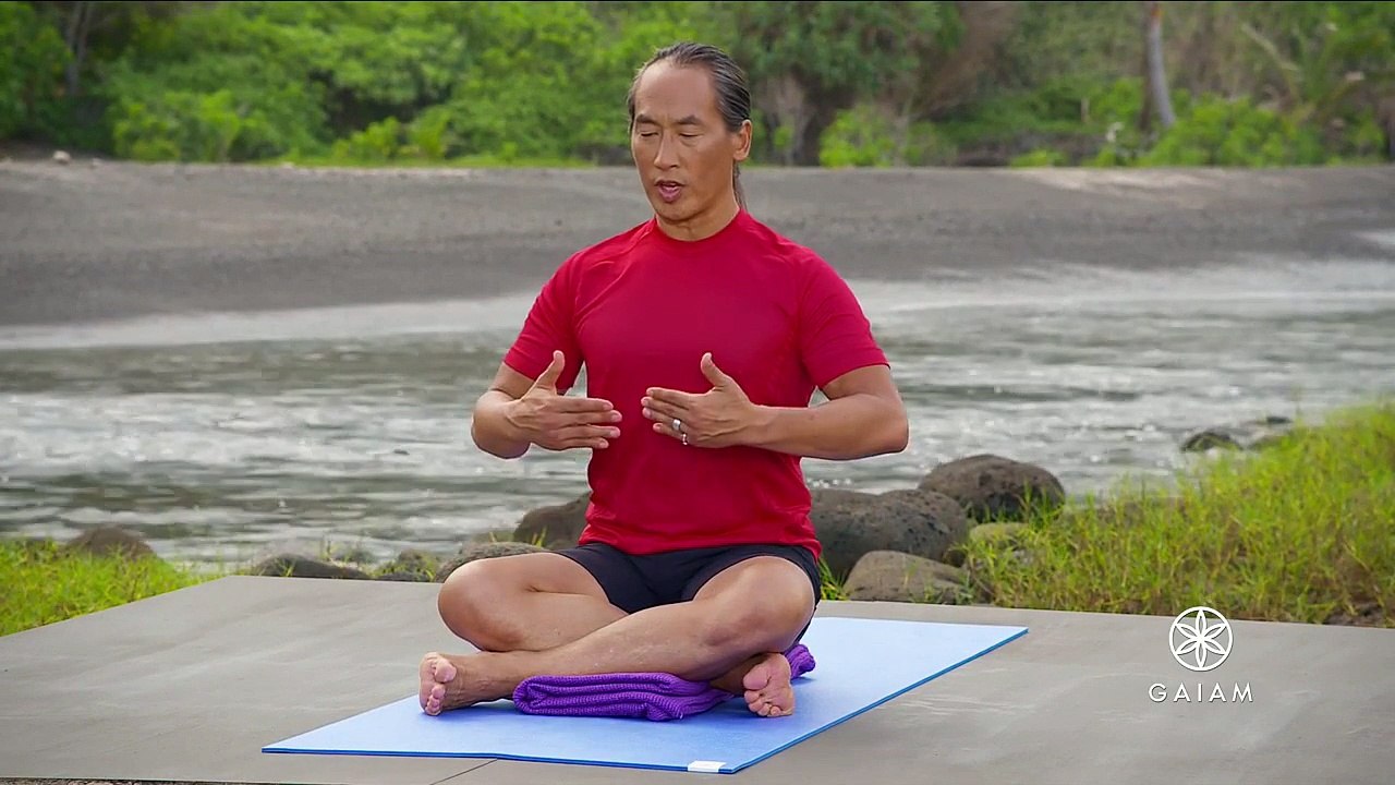 Core Centered Yoga with Rodney Yee | Yoga | Gaiam - video Dailymotion