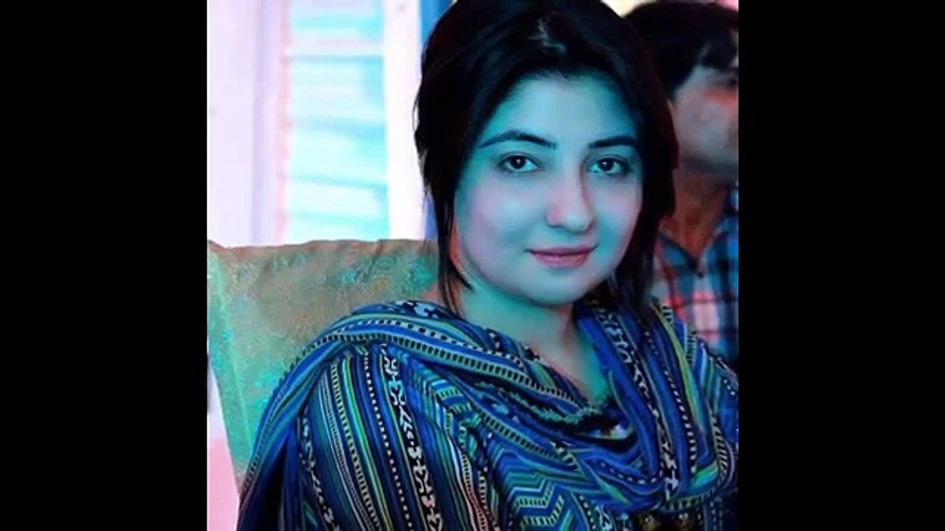 Pashto Singer Gul Panra Dance