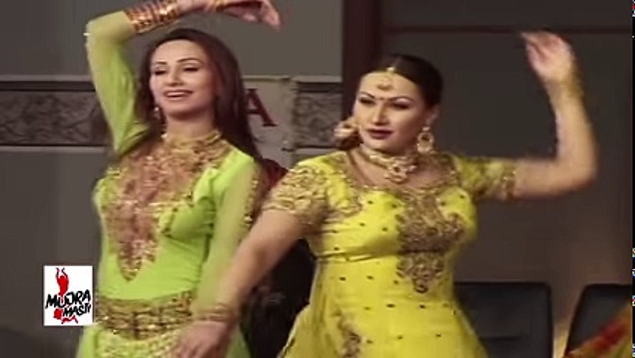 NARGIS V DEEDAR MUJRA - CHALLA PAWA DE MAHI - PAKISTANI MUJRA DANCE ...