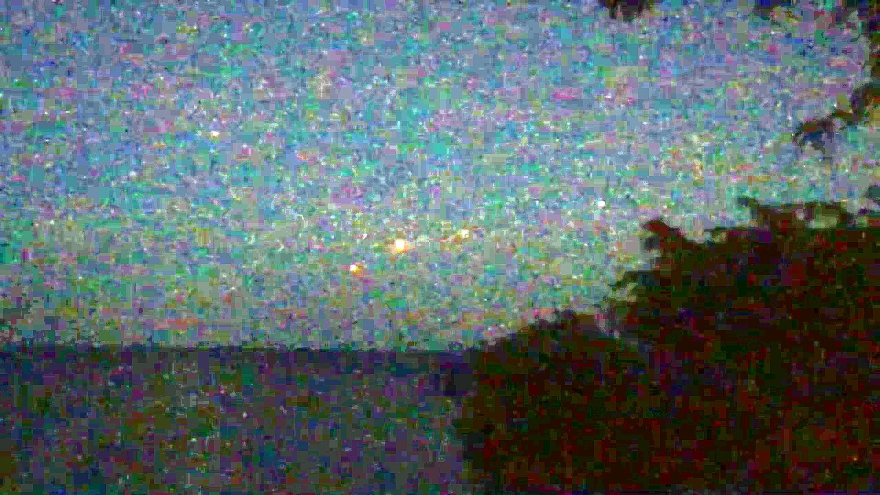 5 floating orbs over Lake Michigan - video Dailymotion