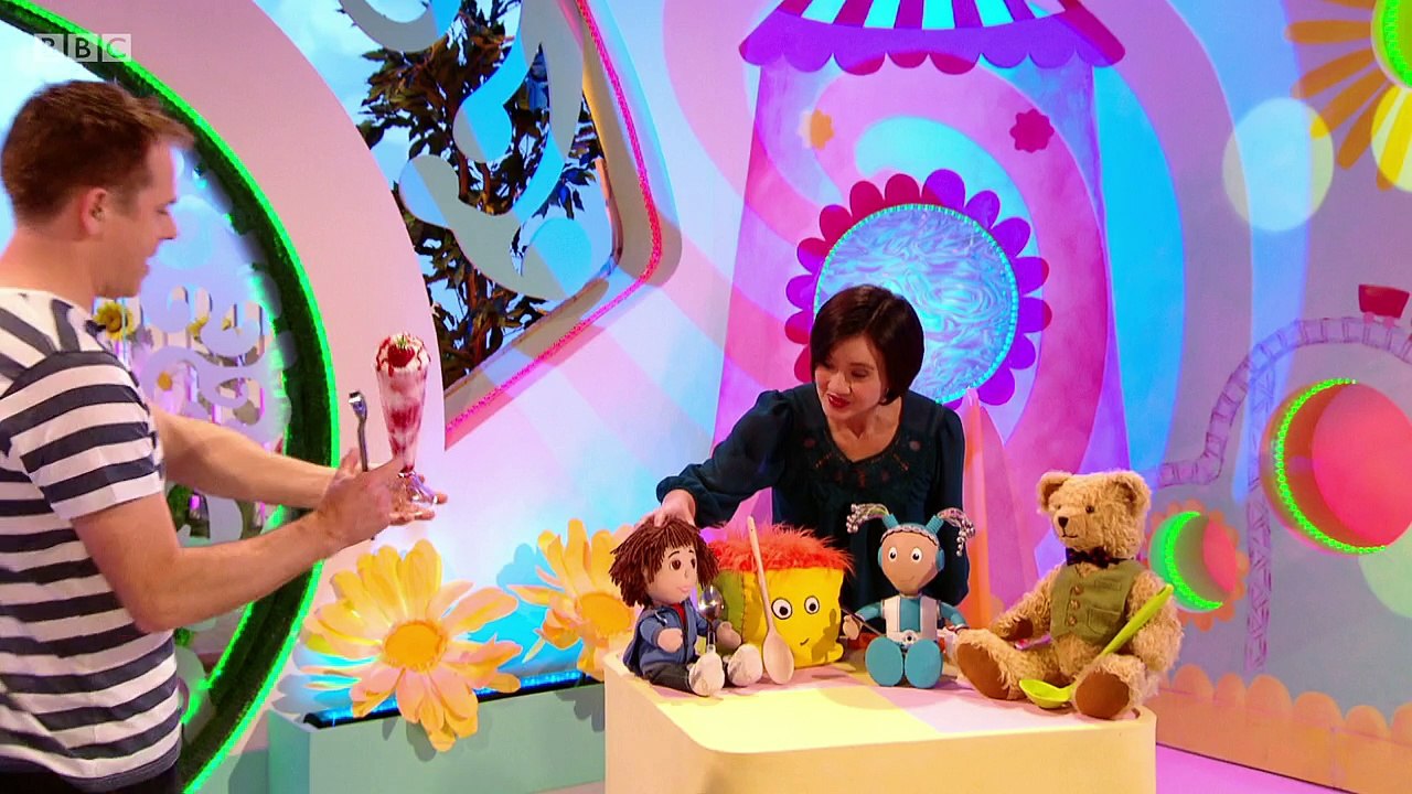 Show Me Show Me . s04e20 . Spoons and Ostriches . children story ...