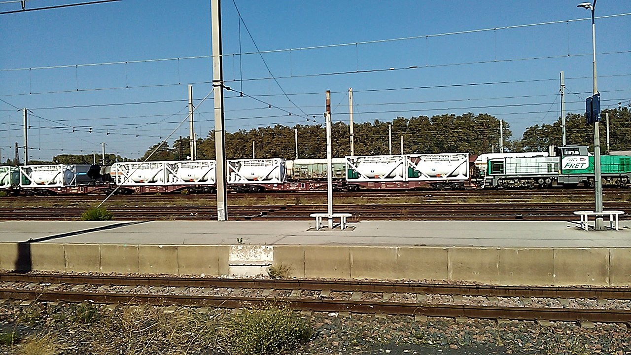Train d'uranium à Narbonne - Vidéo Dailymotion
